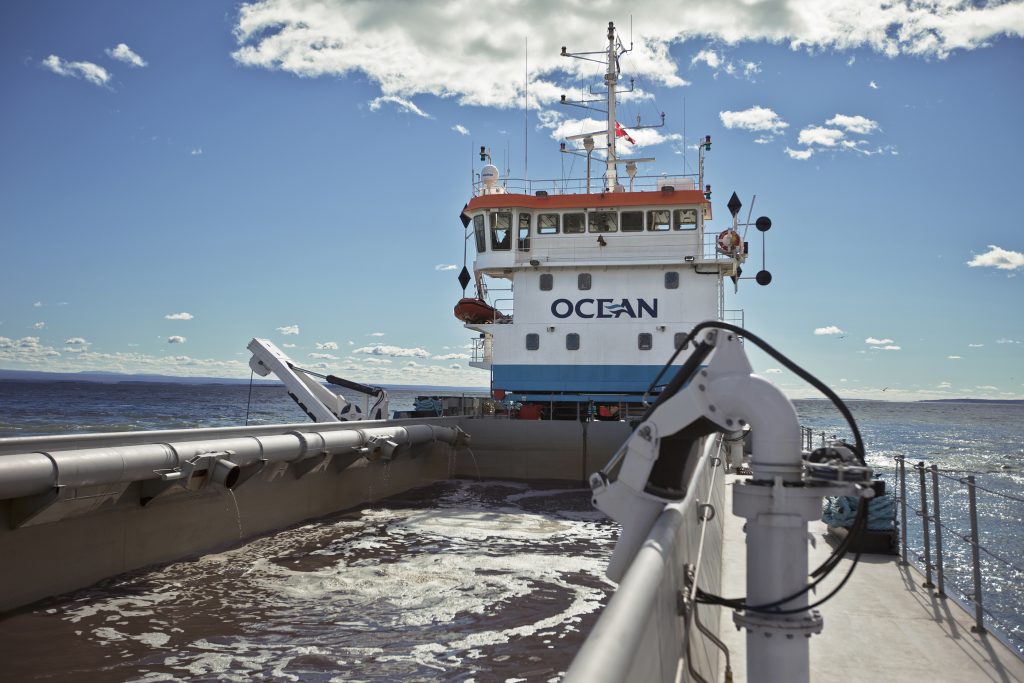 Construction of a trailing suction hopper dredge | Shipbuilding | Ocean ...